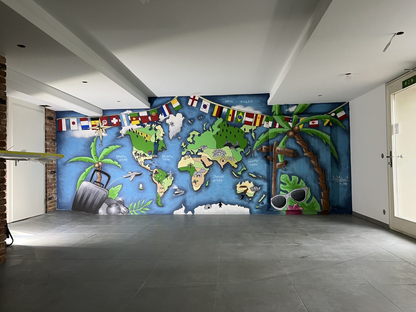Fresque Map Monde : Une Invitation au Voyage à la Cafétéria de l'EMS La ...